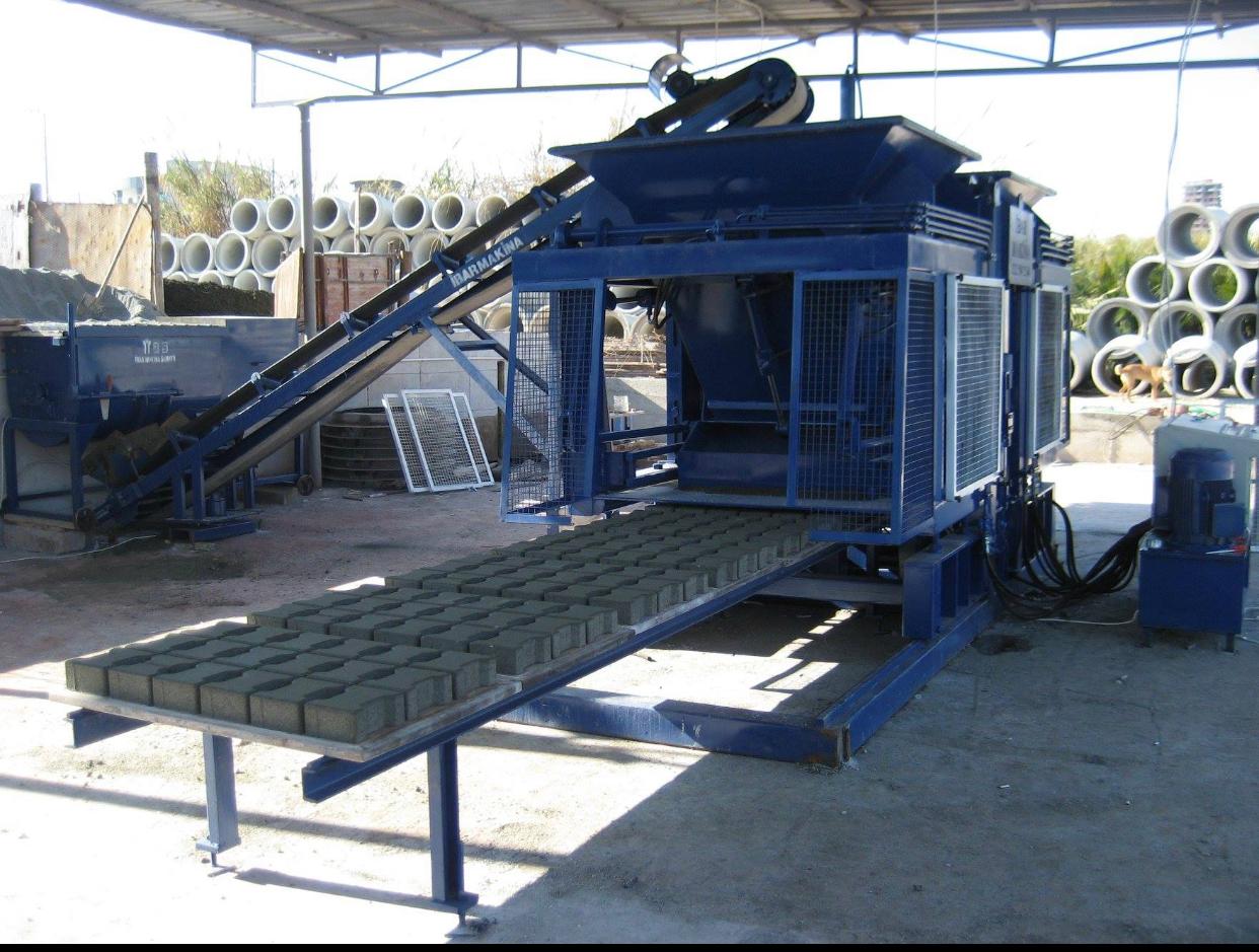 Machine Pondeuse de Parpaings - Briques - Pavés - Presmak